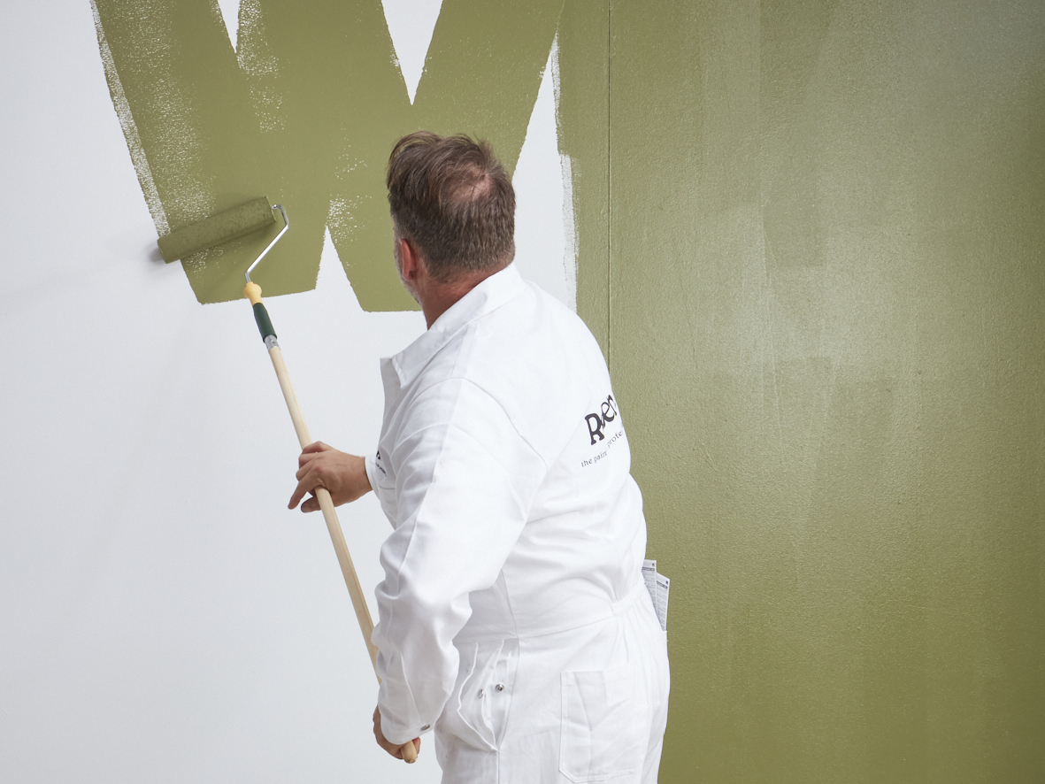 Paint like a pro: How to use a roller | Habitat by Resene