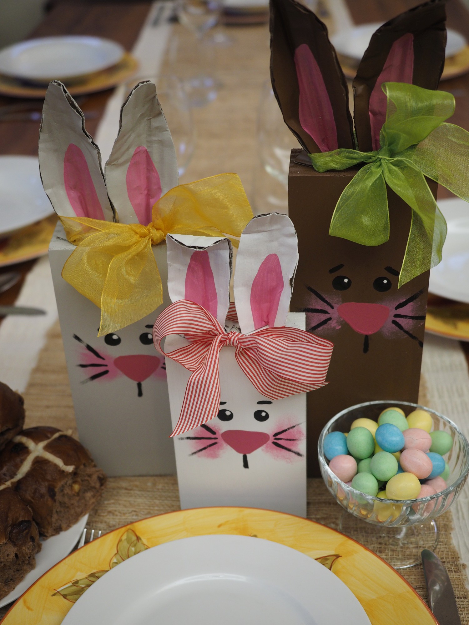 Decorate your table with these cute wooden Easter bunnies | Habitat by ...