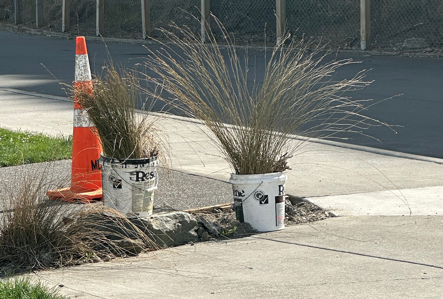 Reader roundup: School art, re-used paint buckets and fresh exteriors ...