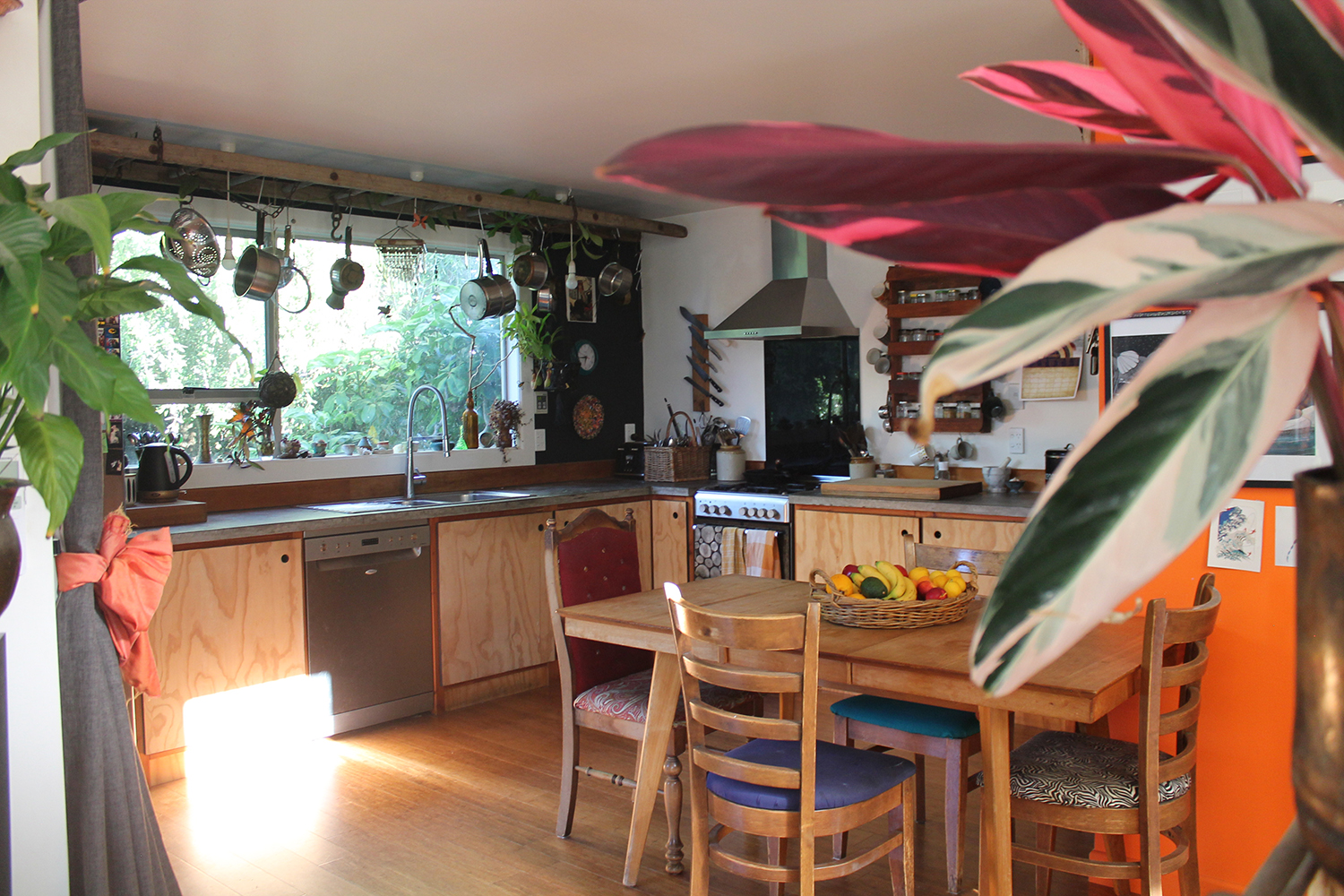 A maximalist mid-century home brought to life with colour and hard work ...