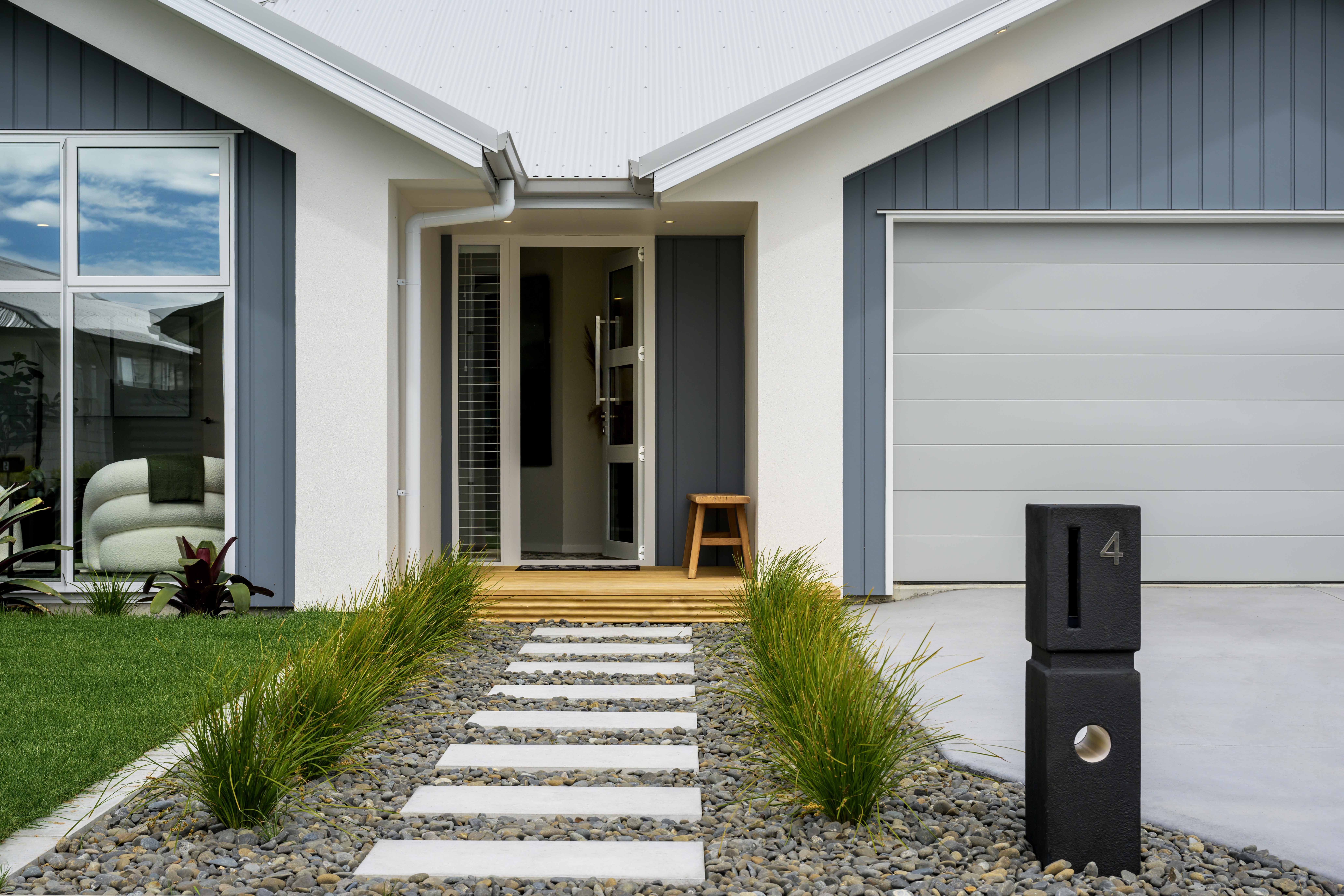 A reflection of the sea: This first-prize Heart Foundation Lottery home is a cosy oasis ...