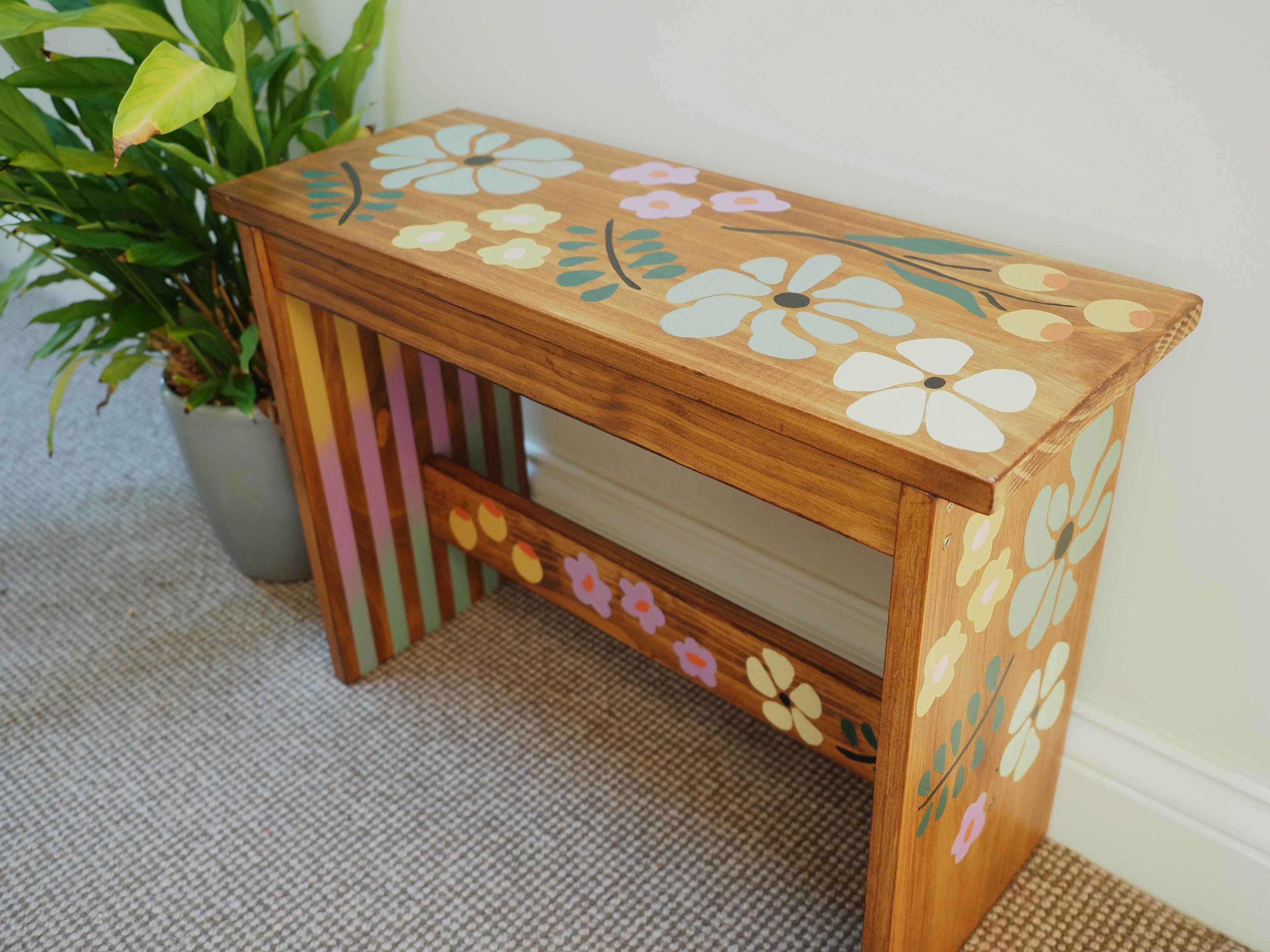 Flower power: Make your own colourful DIY stool | Habitat by Resene