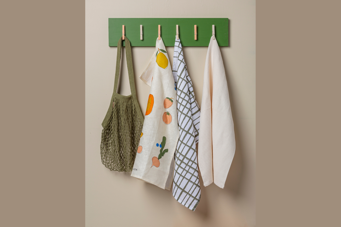 Hangin' with the best: DIY tea towel holder | Habitat by Resene