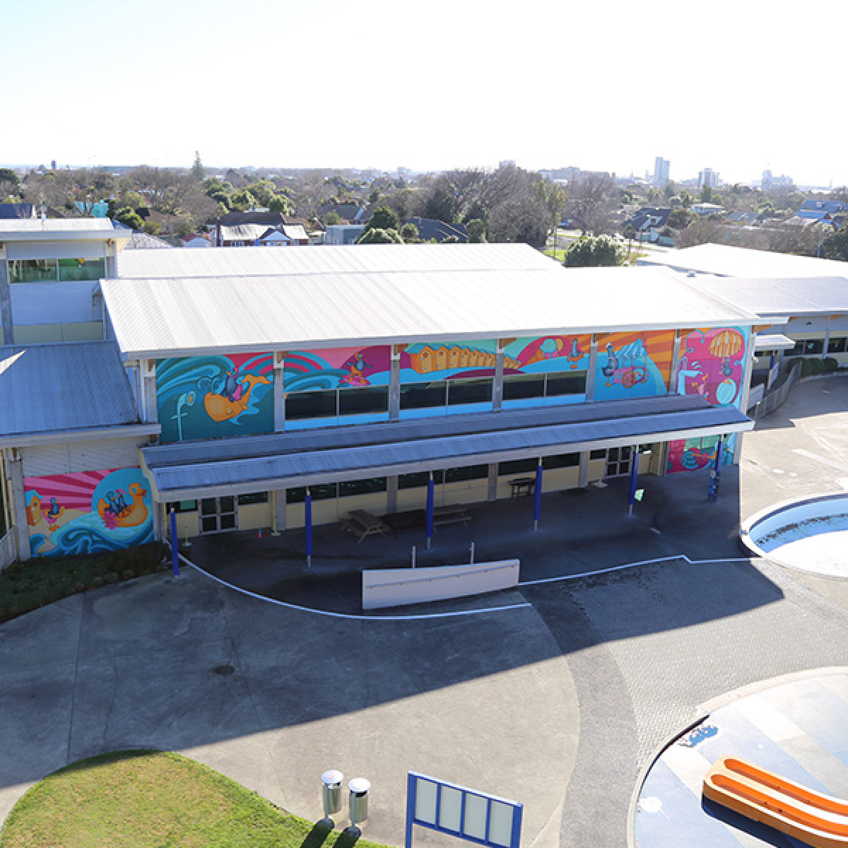 The Lido Aquatic Centre gets a colourful lift | Habitat by Resene
