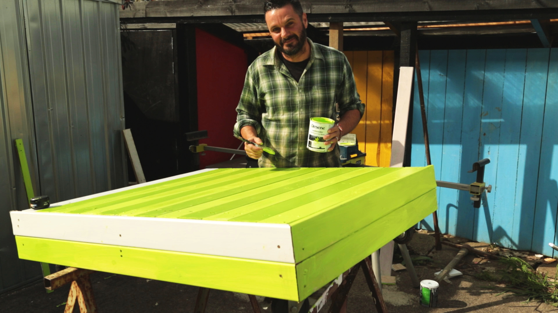 Recycled pallet table | Habitat by Resene