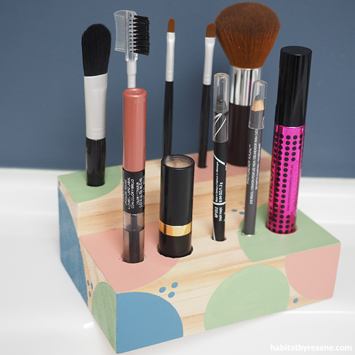 Organise your vanity with this DIY Make-up Holder | Habitat by Resene