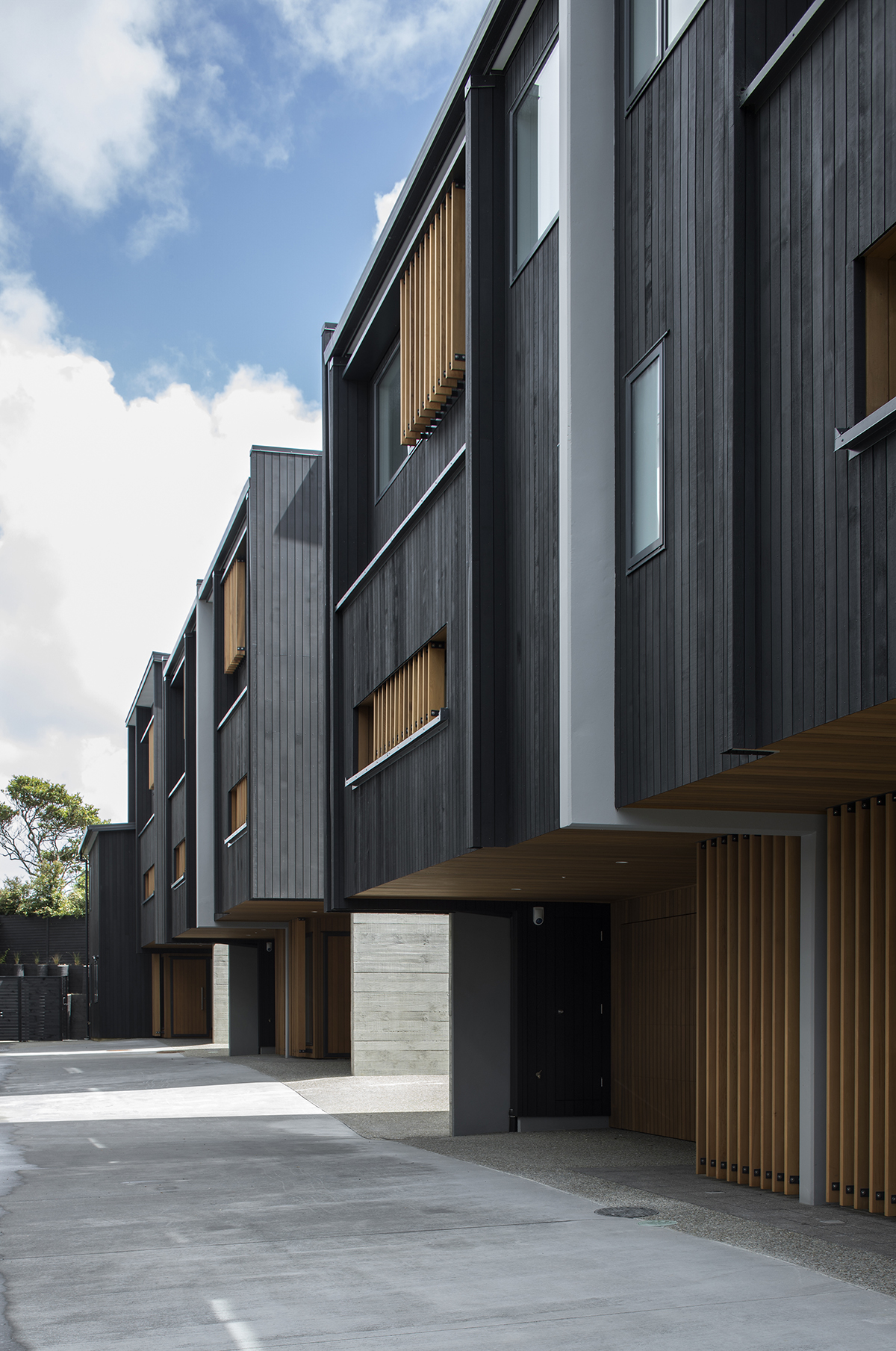 Going for dark cladding? Don’t pass up this expert advice | Habitat by ...